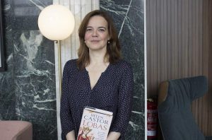 Entrevista a la historiadora Helen Castor, autora de "Lobas"
